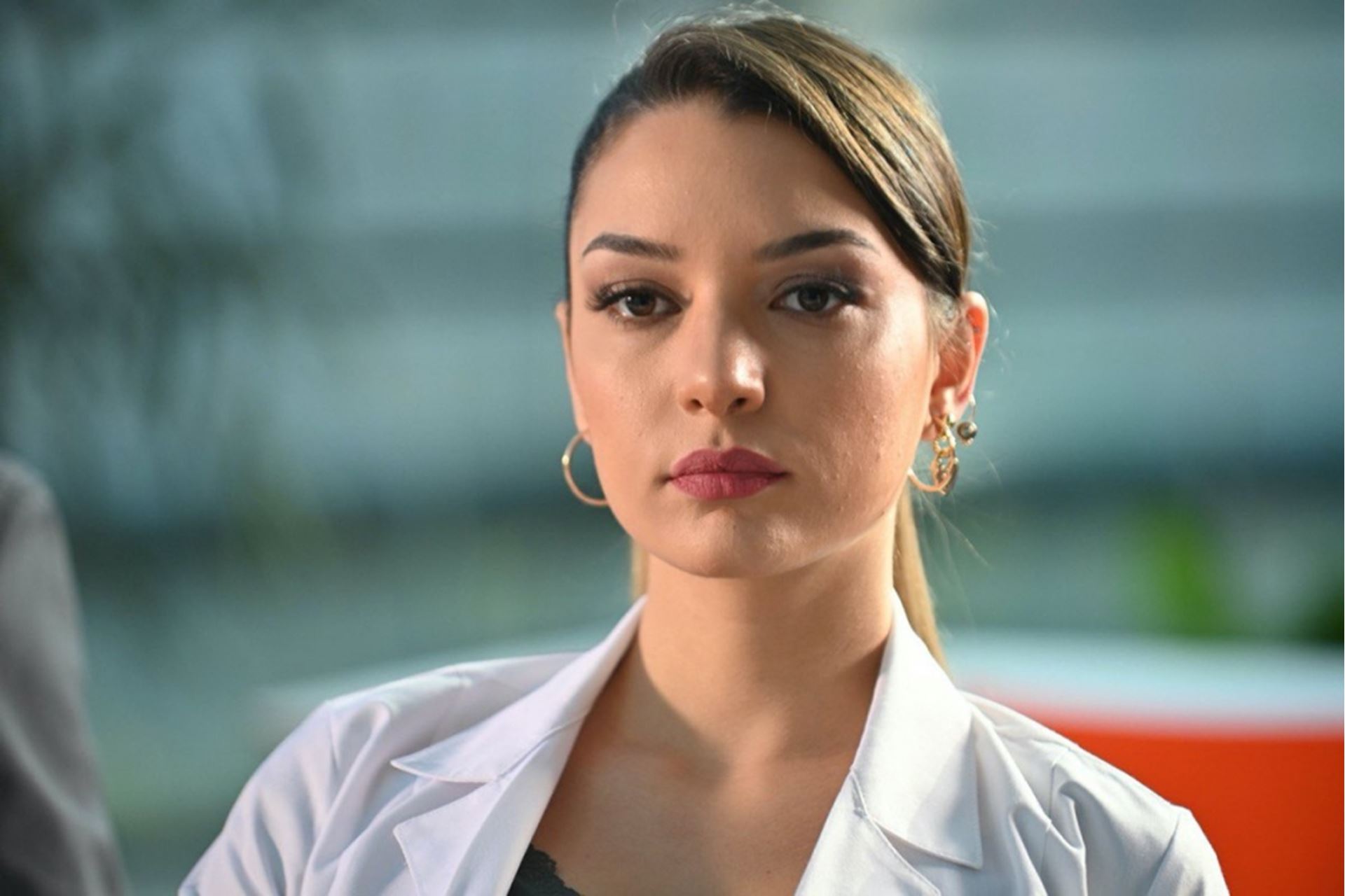 Damla Colbay tatil hazırlığında yakalandı