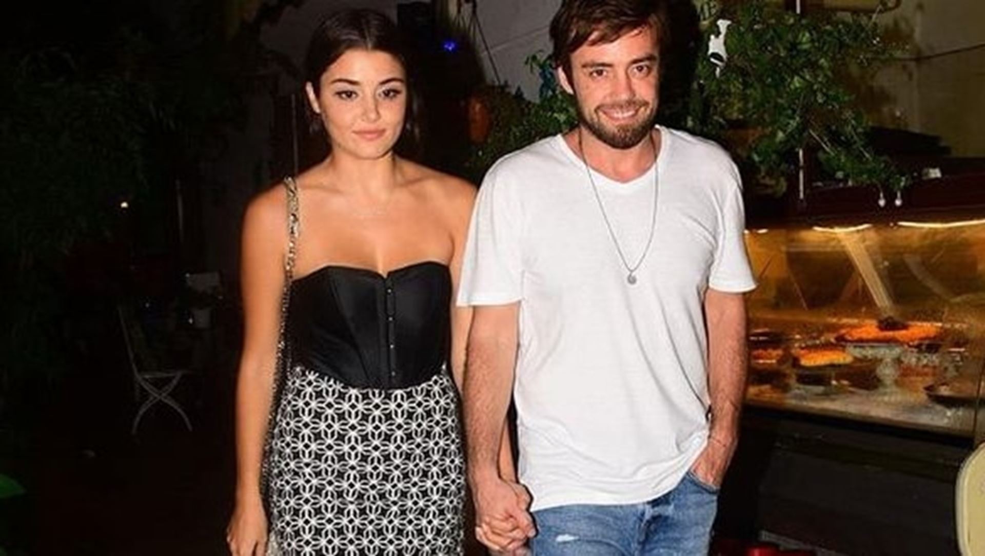 Hande Erçel ablası Gamze Erçel’e küstü mü?