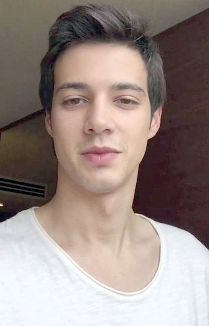 Aşkı için işinden olmuştu...